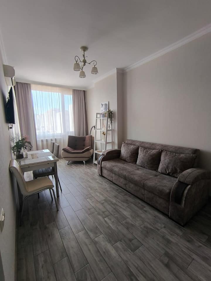 Светлая и тёплая 1+1. Спокойное и тихое место. - Batumi