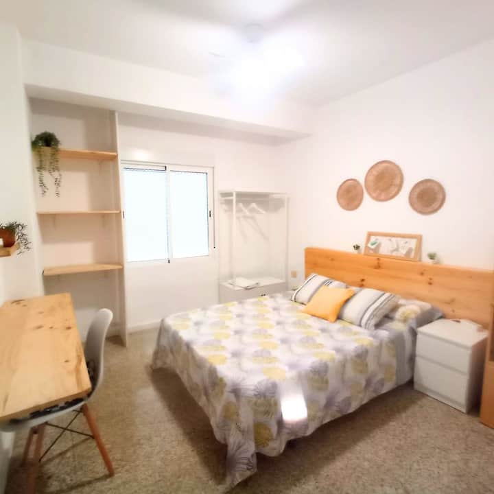 Armonía Y Playa En Adra - Adra