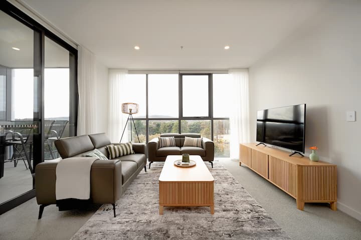 New 2 Bed + Study Unit With Resort Amenities - Canberra