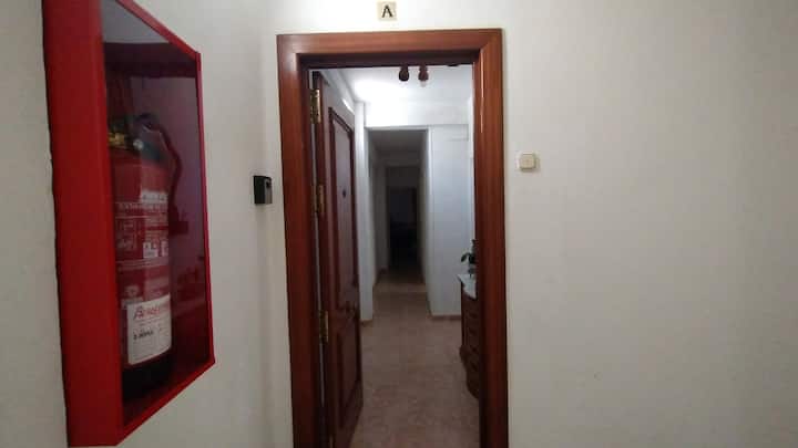 Habitación Y Baño Dentro, Llave - Almería