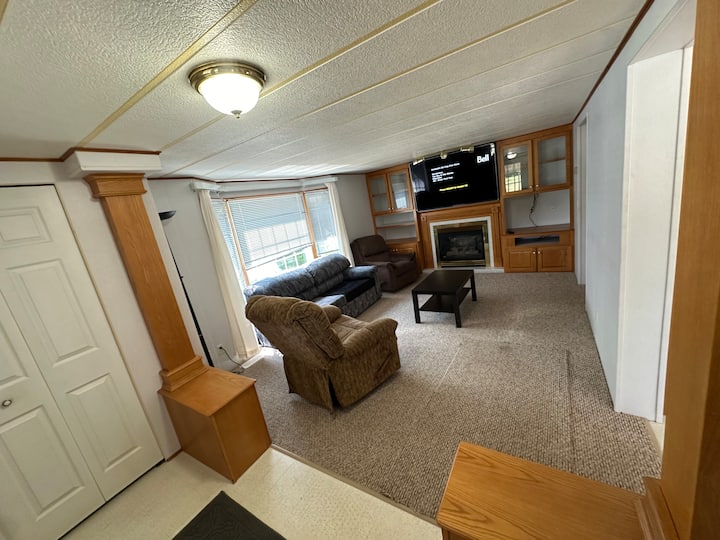 Spacious Family House Trailer Near Sauble Falls - Sauble Beach