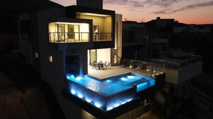 Casa Espetacular De 8 Suítes - Capitólio