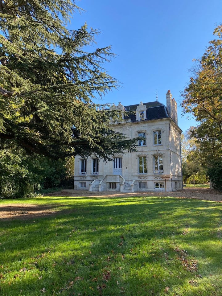 Manoir & Piscine · Vendôme · Chambre M. De Valois - Vendôme