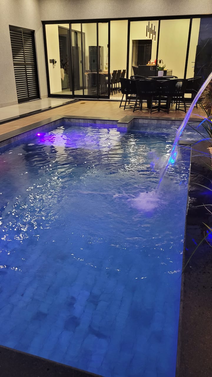 Sophisticated House With Electrically Heated Swimming Pool. - Olímpia