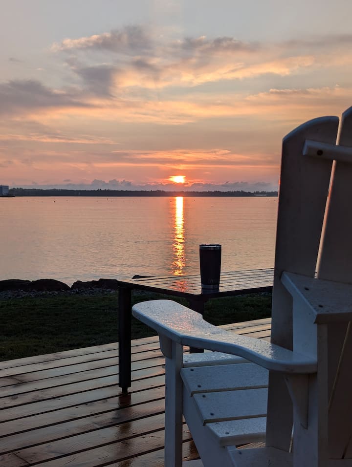 Cozy Cabin On The Water - Prince Edward Island