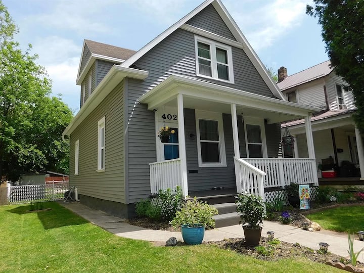 Mainst Stunner! 4bd/1.5 Ba! Washer& Dryer! - Fort Wayne, IN