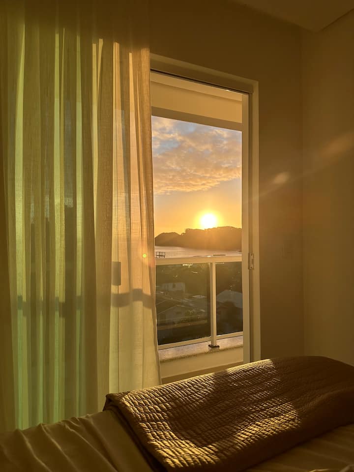 Apartamento Com Vista Mar -  Praia De Cabeçudas - Brazil
