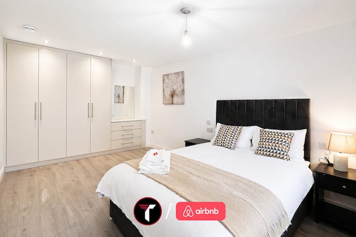 Long-stay 4br Home Near Farnborough And M3 - Farnham