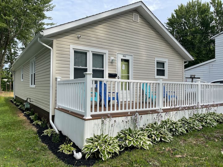 Aunt Cora’s Cottage Wineries Spire Grape Jamboree - Geneva, OH