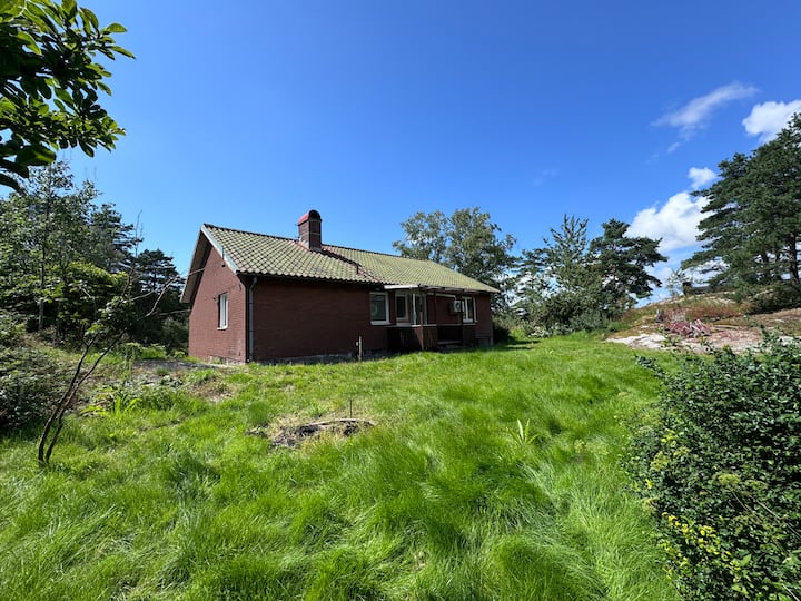 4 Bedroom Barrstigen Near City And Volvo - Surte
