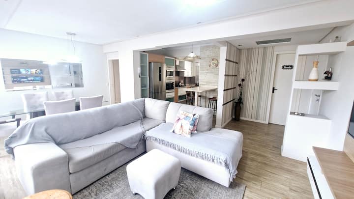 3 Quartos Quadra Mar Próximo Rua 1500 - Balneario Camboriú