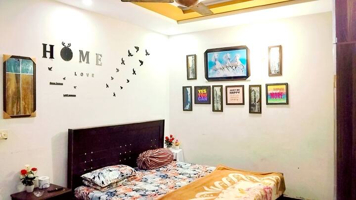 1 Bed Safe Heaven For Couples Self Checkin - Lahore