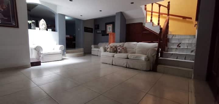 Gran Casa Para Grupos Grandes - San Luis Potosí