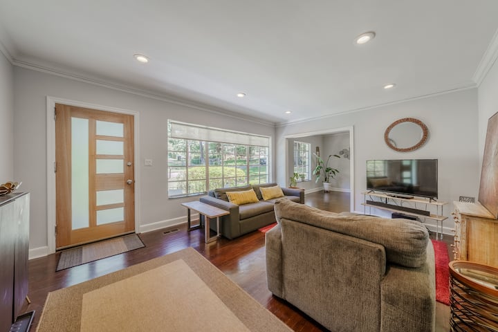 2 Rms | 2 Beds + 1 Futon | Cozy Home Near Airport - Aeropuerto de Atlanta Hartsfield-Jackson (ATL)
