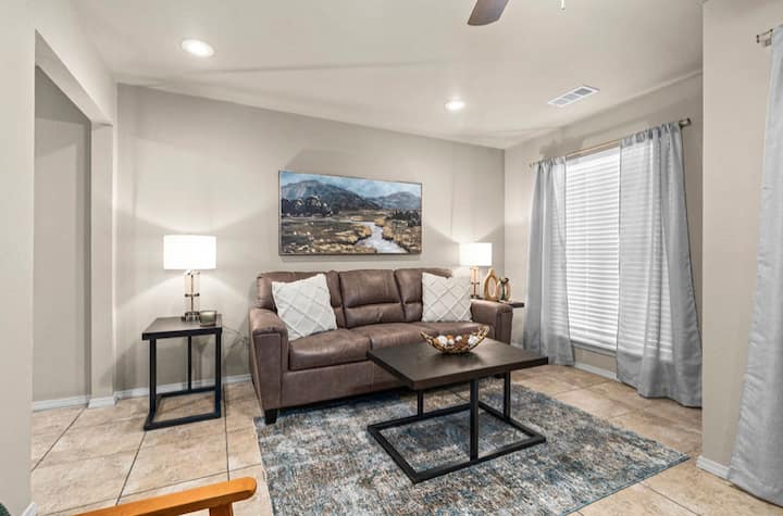 Modern 2br Duplex In Heart Of Fort Smith - Fort Smith, AR