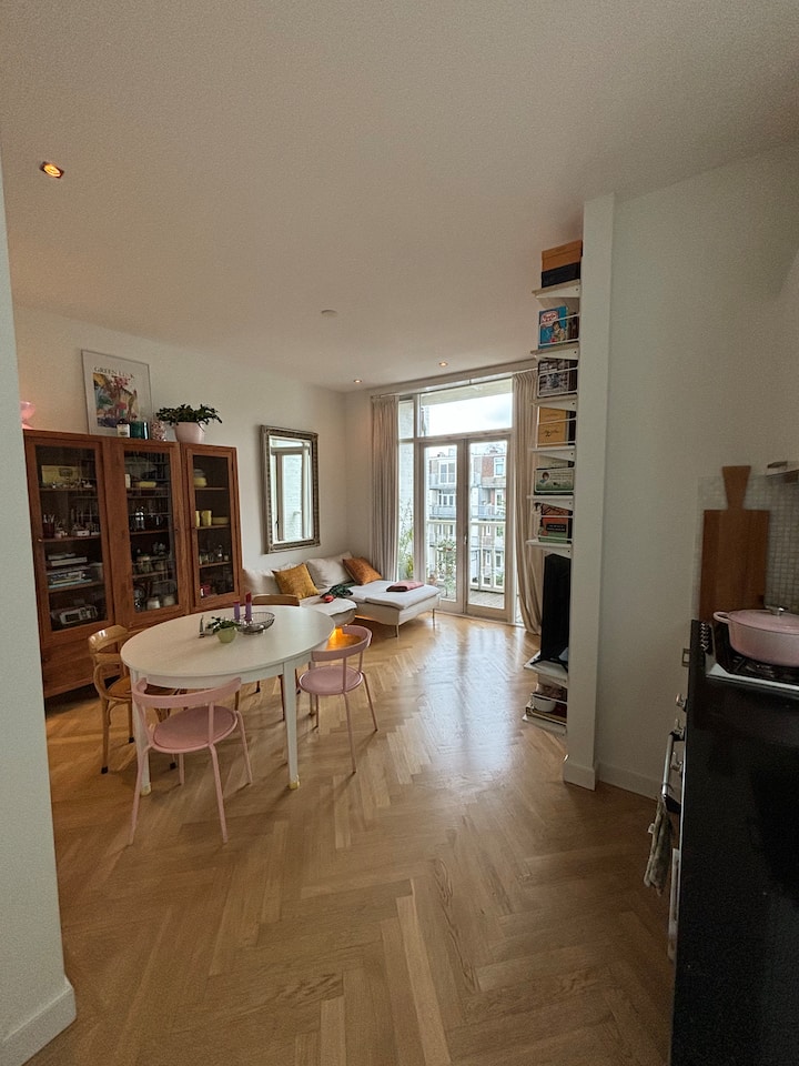 Cozy And Peaceful One-bedroom In Oud-west - Amsterdam