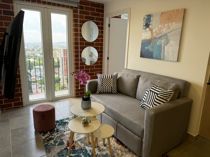 2105f/vistas/parqueo Gratis/3 Camas/4 Personas - Guatemala