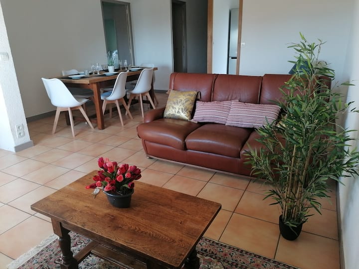 Gîte La Meule, Climatisé, Calme Et Table D'hôte. - Arbois
