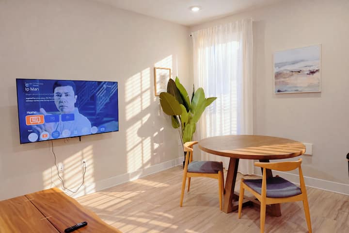 Modern Studio Irvine I-405 - Costa Mesa, CA