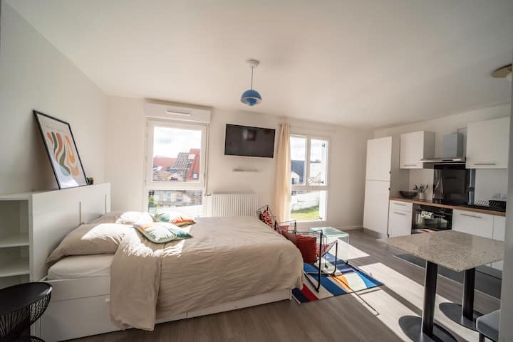 Suite Pop 92 Proche Gare/ Stade De France/ Parking - Cergy
