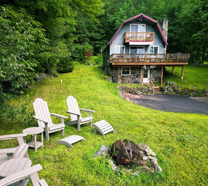 Cozy Cabin W Mountain Views, Fireplace, Hiking! - Bethlehem, NH