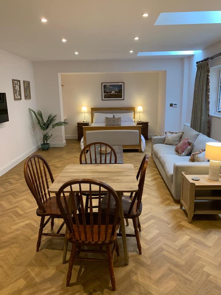 Boutique Hideaway With Roll-top Bath & Courtyard - Cranbrook, UK