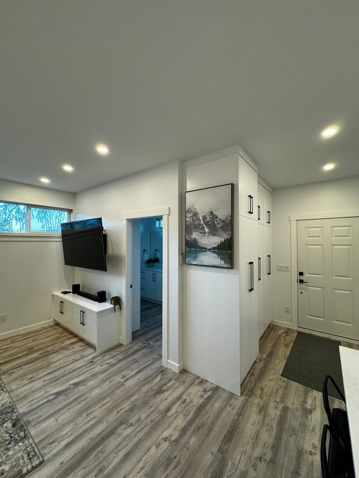 Highland Treetop Retreat - Saanich Peninsula