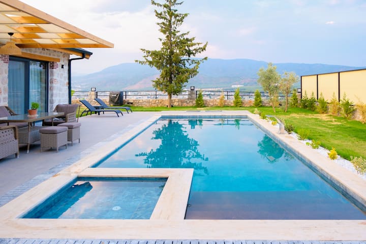 Doğanın Kucağında Lüks Bir Mola - Turkey