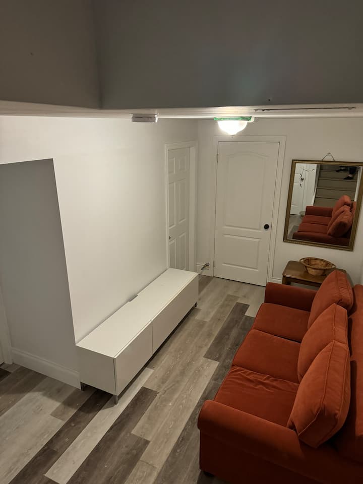 Beautiful Clean Room M - Newmarket