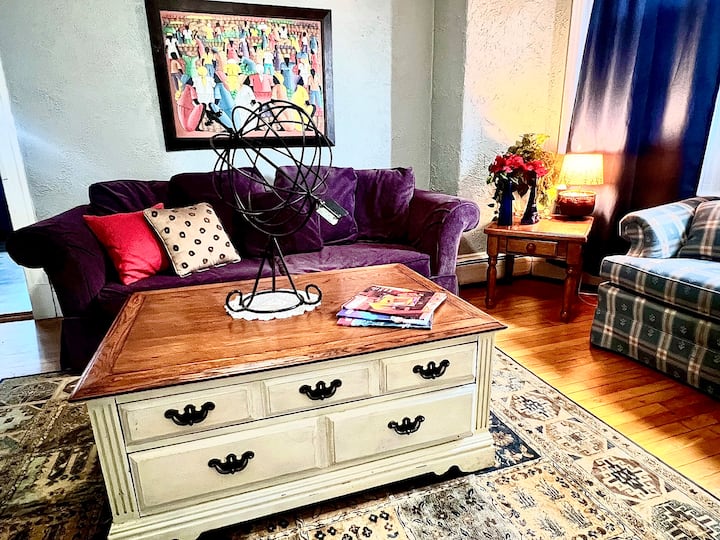 Location! 3 Bedroom Apt Entire Unit Heart Of Town - Andover, MA