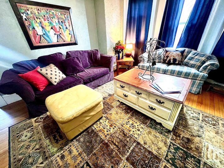 Location! 3 Bedroom Apt Entire Unit Heart Of Town - Andover, MA