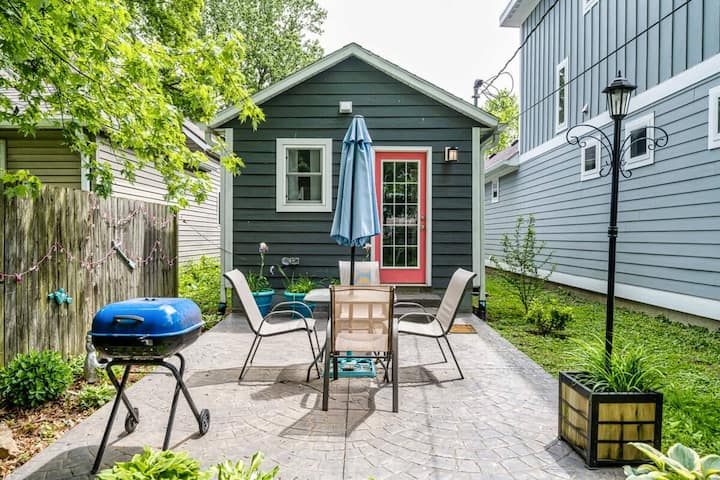 Charming Indy Tiny Home | King Bed | Patio | Bbq - Garfield Park Indianapolis