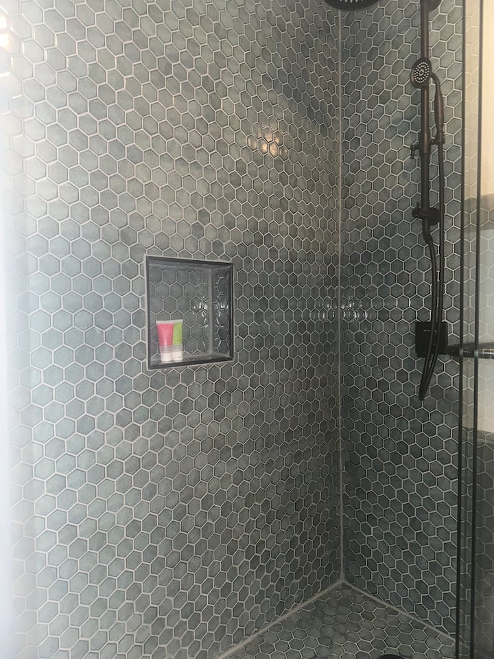 Short Walk To Acrisure Stadium - Pittsburgh, PA