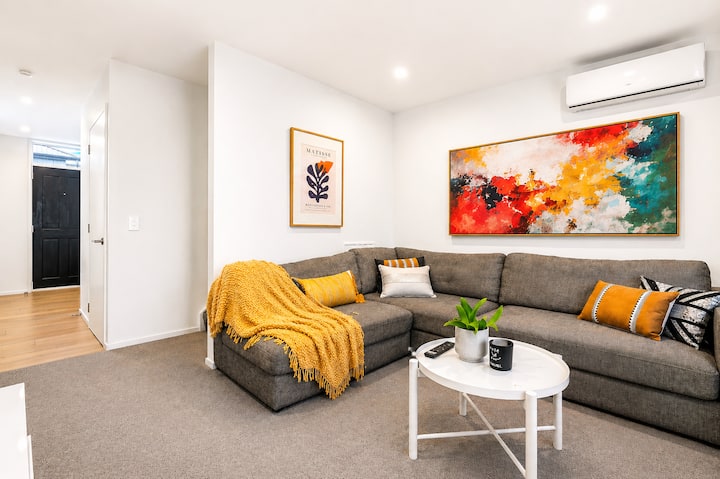 Three Bedroom Georgian Retreat - Christchurch