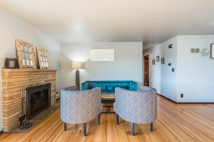 Adorable House In Central Sf With *Hot Tub*! - Sioux Falls, SD