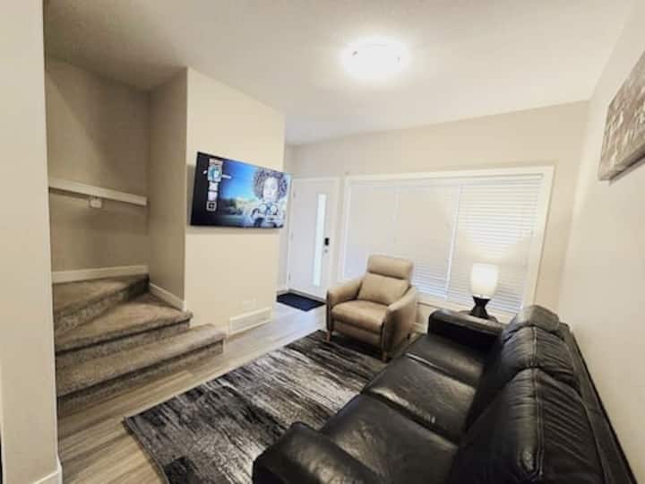 An Entire House! Home Away From Home! - Regina