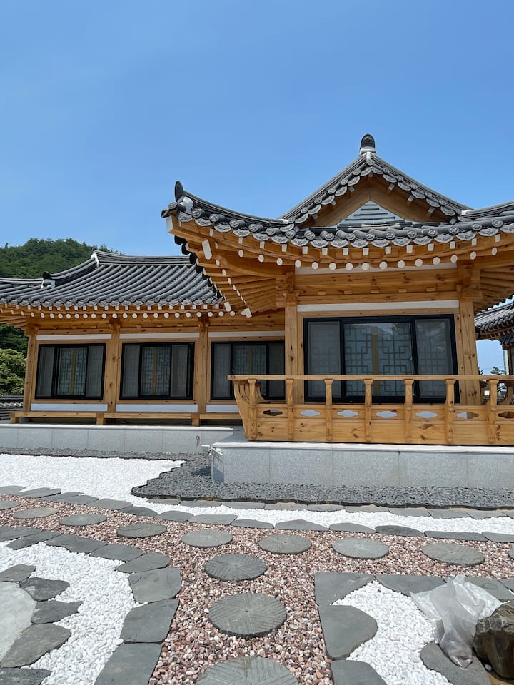 [지소림 나동]강릉, 정동진, 등명해변, 도보2분 바다, 개별바비큐, 개별스파, 웰컴드링크 - Gangneung-si