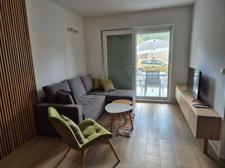 Apartman 2+2 ŽIvogošće Blato - Drvenik
