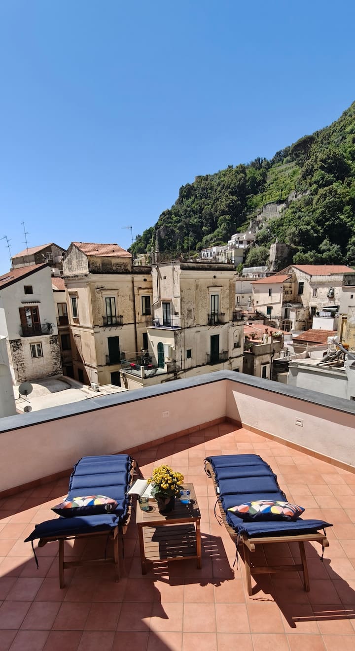 Casa Laurus Amalfi Con Ampio Terrazzo Sul Tetto - 阿瑪菲