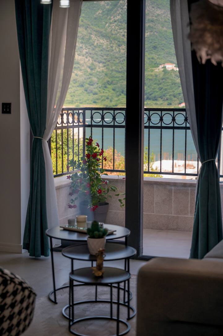 N&n Blue Sea Star Apartment With Amazing Sea View - Kotor