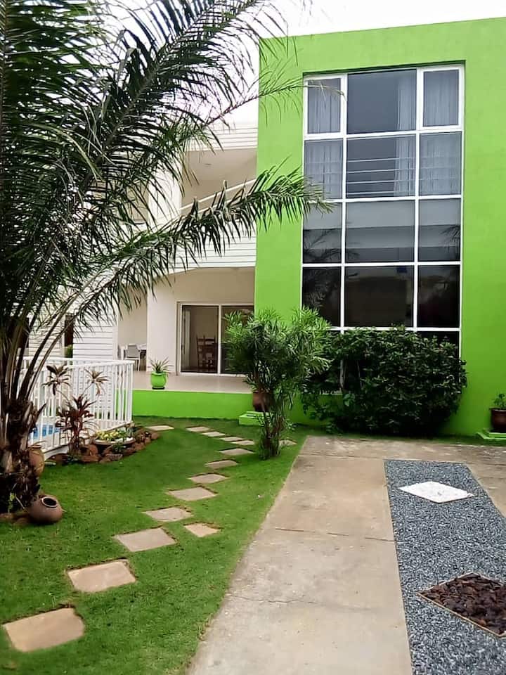 Villa De 4 Chambre Avec Piscine - Cotonou