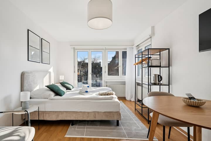 Stylish Studio In City Center (Crown 36) - Zurich Airport (ZRH)