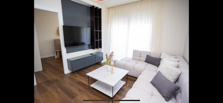 Iunn Apartment 2 - Vlorë