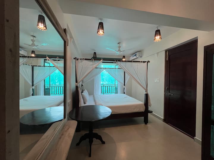 Suite 1bhk With Bathtub And Spotless Furniture - Goa