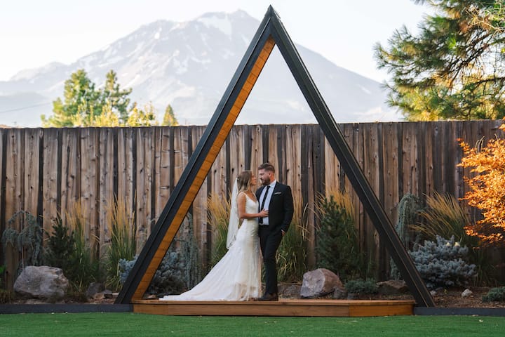 Shasta View Lodge | Weddings - Retreats - Reunions - McCloud, CA
