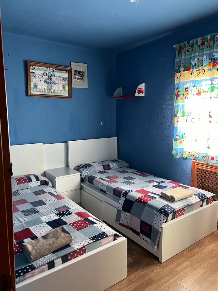 Habitación En Centro De Oviedo - Oviedo