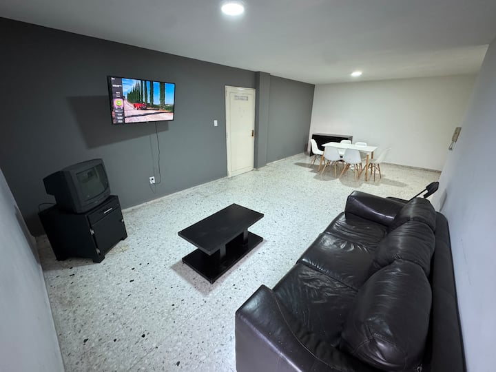 D104 4-14 Pers. Amplio Y Cómodo En Ave. Principal - León