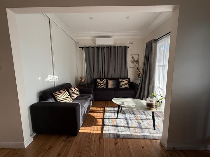 4br Home 10 Mins Walk To Uow, Free Parking, Wi-fi - University of Wollongong, Wollongong campus
