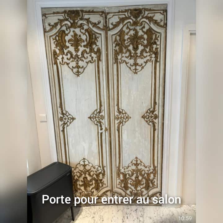 À 50 Mètres Des Champs Elysées - Paris