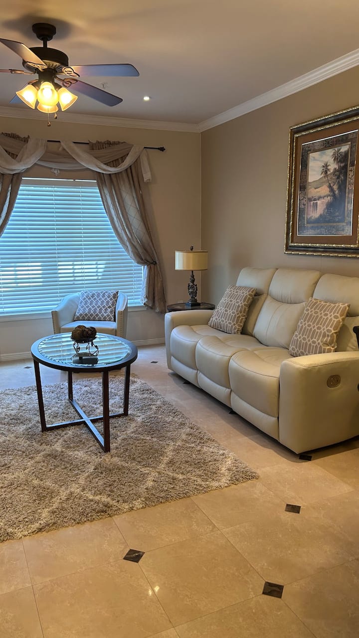 Beautiful Condo 1-bedroom . - Seabrook, TX